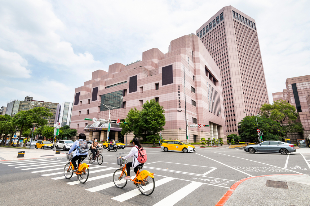 全台十大人氣演唱會場地！容納人數、交通方式一次看！第一名是這裡？！ - HouseFeel 房感